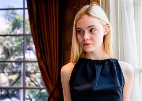 Top 30 Best Elle Fanning Wallpapers In 2024