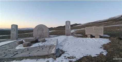 Tuvshin ТЭГЭХЭД ТЭД 24 ТЭЙ БАЙЛАА 1940 өөд онд хил хамгаална гэдэг хутганы ирэн дээр амсхийж