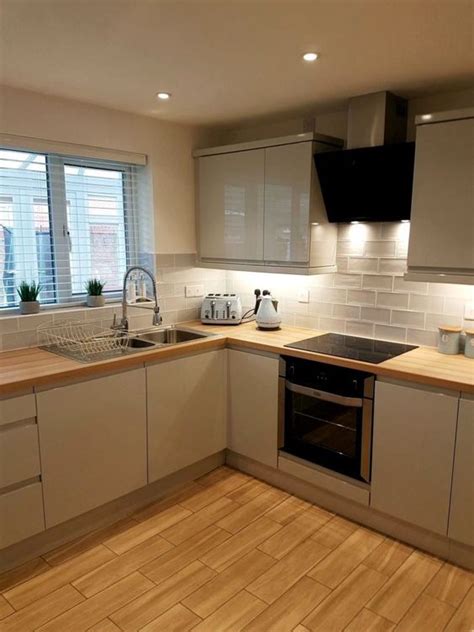 รวม 36 ไอเดีย เคาน์เตอร์ครัวตัว L เข้ามุมเพิ่มพื้นที่ใช้สอย ห้องครัวดูกว้างขึ้น