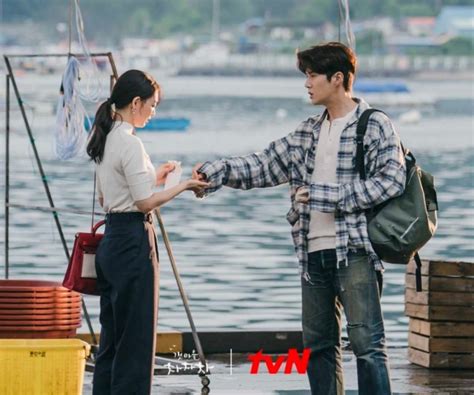 ‘갯마을 차차차 말랑거리는 힐링 드라마