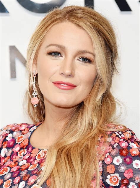 Female Celebrities With Wide Noses