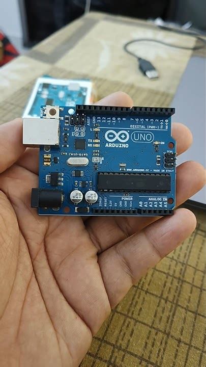 Arduino Uno Open Source Micro Controller Based On Microchip