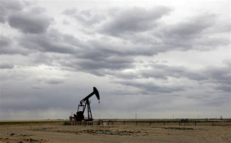 Хятад улсын цар тахлын байдал хөл хорио зэргээс үүдэн олон улсад газрын тосны үнэ унажээ