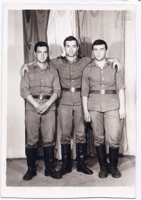 Iverieli ელგუჯა ჩიქოვანი ჯარის ამხანაგებთან ერთად