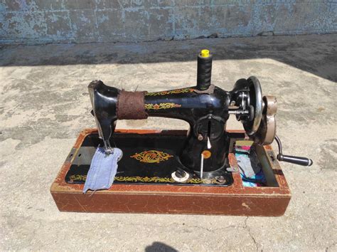 Швейная машинка профессиональная