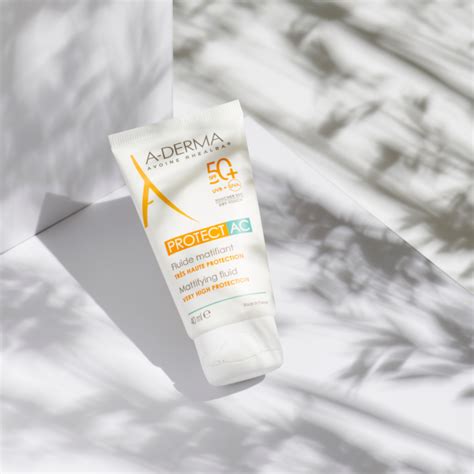 PROTECT Матиращ флуид SPF 50+ много висока защита | A-DERMA
