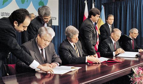 안보협정 믿고 핵·영토 내줬지만… 누구도 우크라 지켜주지 않았다