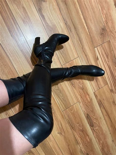 Foto Please Cum On My Shoes