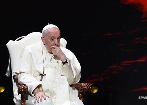 Папу Римского госпитализировали