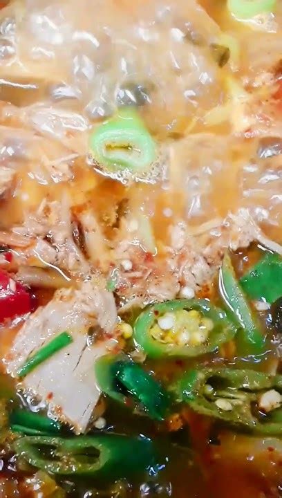 비오는 날엔 역시 묵은김치 넣고 보글보글 끓인 참치김치찌개가최고죠 Youtube