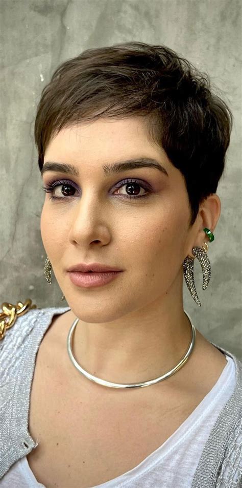 50 Best Short Hair With Bangs Feminine Modern Short Pixie