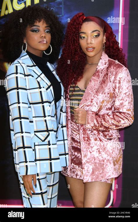 New York Ny 20190502 Celebrities Pose For Pictures As They Arrive