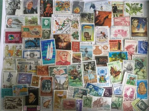 World Kiloware 60 Gms C Includes A Few GB Commems Off Paper 500 Stamps Great Britain