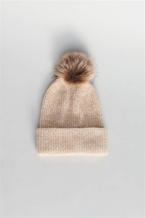 Pom Pom Beanie