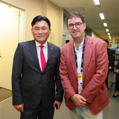 Ran Into Hiroshi Mikitani At The Gric Startup Conference Here In Tokyo