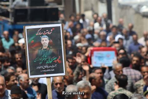تشییع پیکر پاک شهید سردار میثم معظمی گودرزی در روستای گلچهران بروجرد عکس