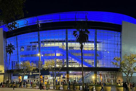 Arena Airport Shuttle And Private Town Car Service Ride N