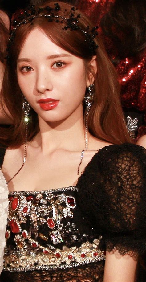 피스 On Twitter 고성에서 홀로 살고 있는 뱀파이어랑 다치고 길 잃고 쓰러져있던 어린아이를 데려다 치료해주고 다음부턴 조심하라고 순순히 보내줄듯 시간이 흐르면