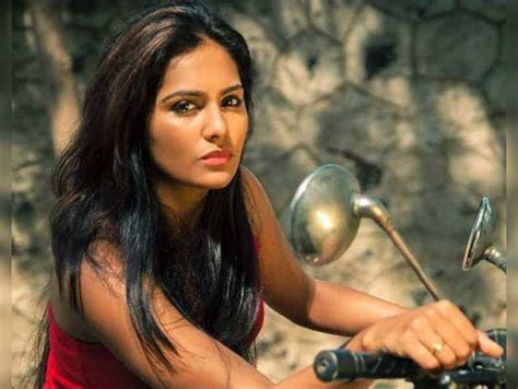 Lakshmi Priya Lakshmi Priya Plays A Cop In Her Next Tamil Movie News