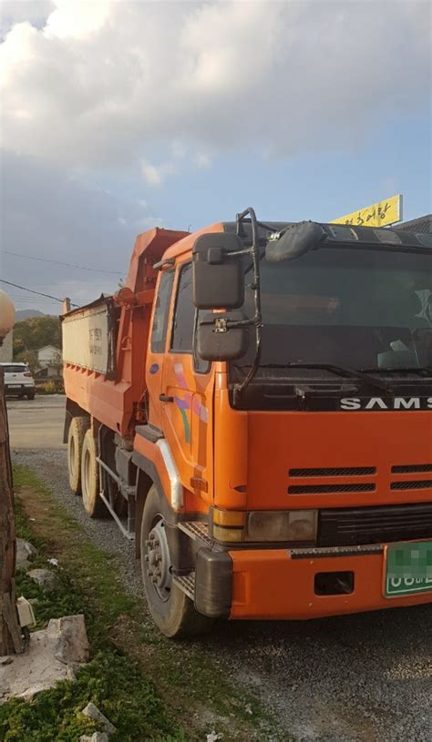 덤프트럭 굴삭기 매매 삼성중기매매상사 Band