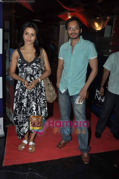 Bhavna Pani Akshay Kapoor At Sex And The City 2 Premiere In Pvr Juhu