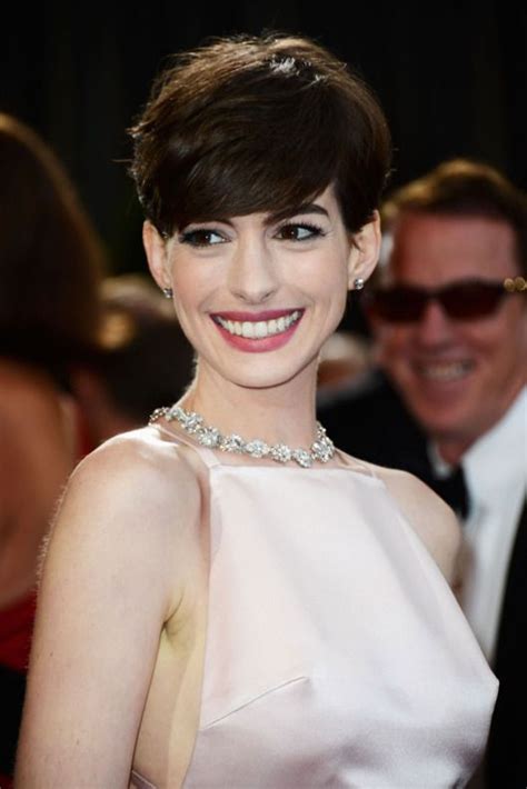 Pin By Weve Got Some 💣🕳 On Anne Hathaway Short Hair Styles Pixie