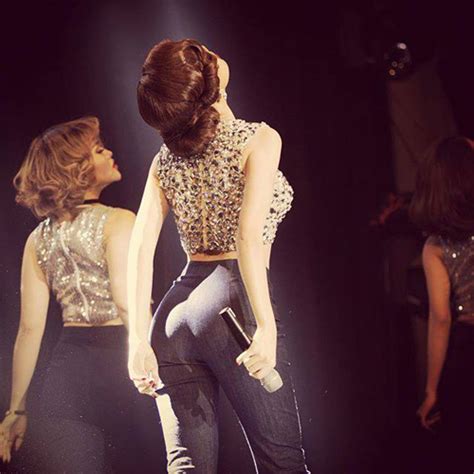 Ngắm thân hình sexy siêu gợi cảm của Hoàng Thùy Linh