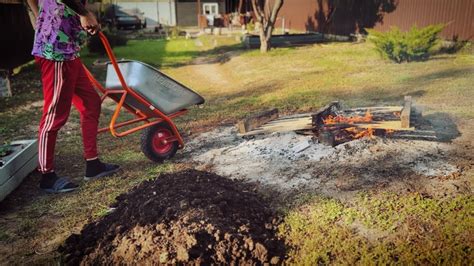 Подготовка участка для строительства Земляные работы Живем на даче весь год Youtube