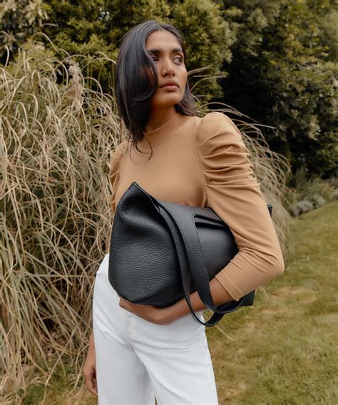 How Meghan Markle Approved Cuyana Made The Work Tote An It Bag Cuyana