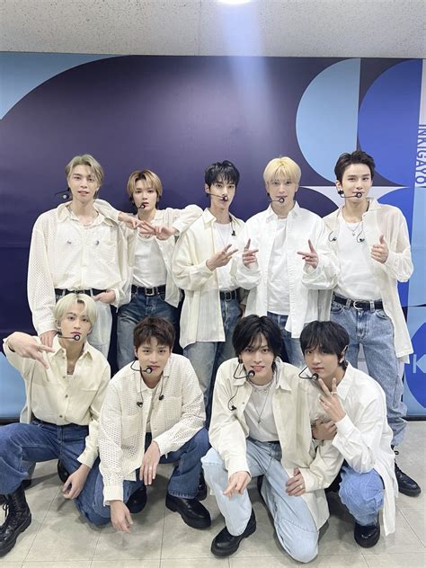 Nct 127 On Twitter 첫 주 너무 고마워요 월드투어부터 연결이었어서 체력적으로 많이 걱정했는데 시즈니가 아침 빨리부터 응원하러 와줘서 첫 주 무사히 마칠 수