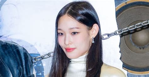 신세계 정유경 회장 장녀 올데이 프로젝트 애니로 데뷔 [사진]