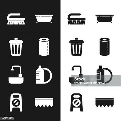 종이 타월 롤 쓰레기통 청소용 브러시 욕조 수도꼭지가있는 세면기 식기 세척액 병 및 접시 스폰지 거품 및 젖은 바닥 진행