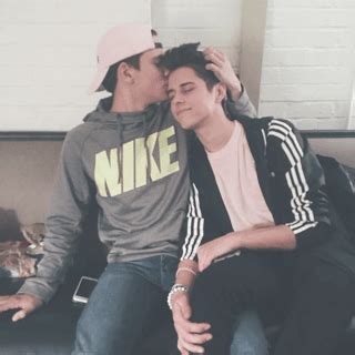 Tipos De Beijo Na Boca Do Rom Ntico E Carinhoso Ao Envolvente E Sedutor Mundo Lgbt