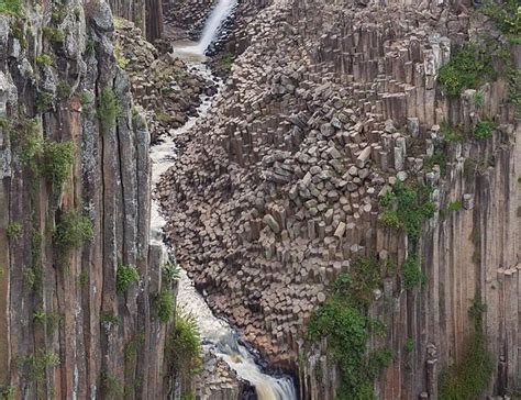 10 Amazing Basalt Columns Of The World