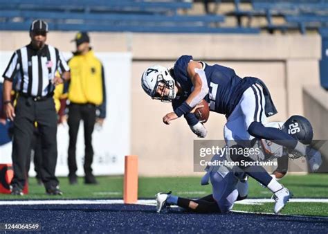 Yale Qb Photos And Premium High Res Pictures Getty Images