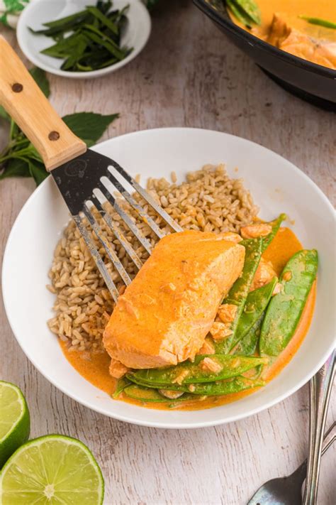 Thai Coconut Red Curry Salmon Domajax