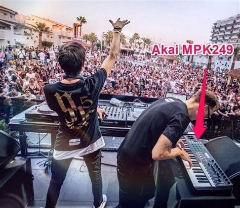 Akai MPK249 Review 2021 Is This Popular Keyboard Right For You