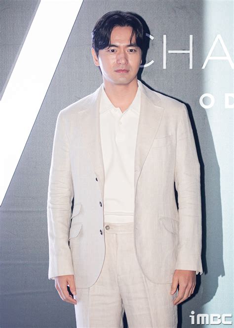 [포토] 이진욱 스위트 올 화이트