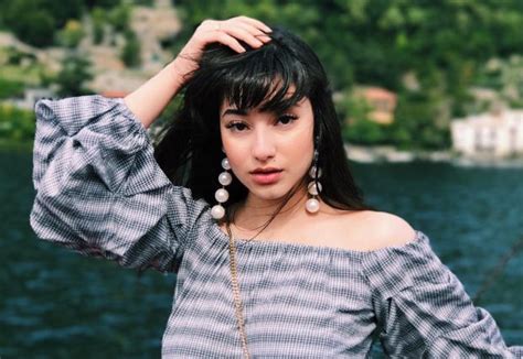 Imej Seksi Adik Neelofa Dikecam Hiburan Mstar