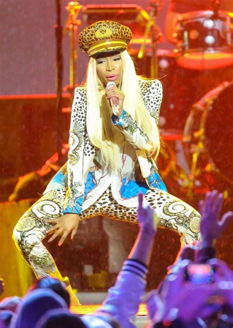 Nicki Minaj Wypina TyŁek W Panterkę
