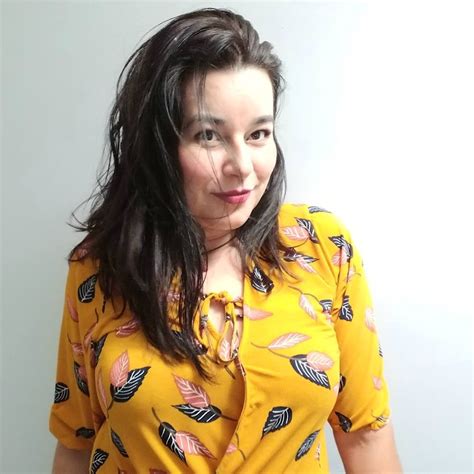 Neyda Gil Emprende Youtube