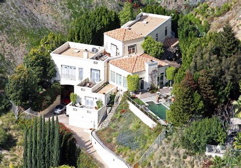 Brittany Murphys Former Home Where She Died Is For Sale