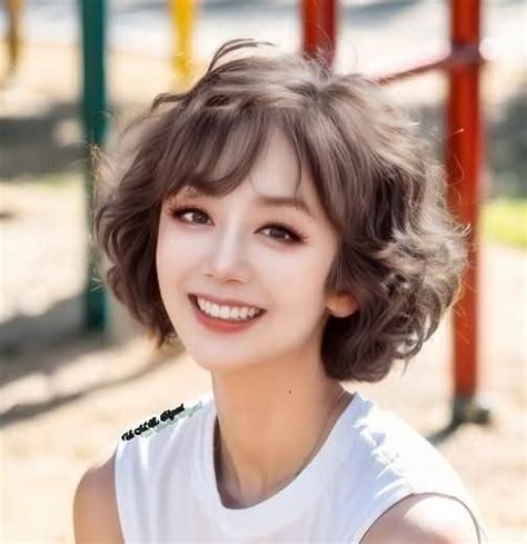 마음에 대하여 매일의 역사를 만들라 우리는 역사라는 것을 자신과는 거의 무관히 동떨어진 것으로 생각한다 혹은 도서관의 낡은 책장 속에 가지런히 꽂혀있는 오래된 책