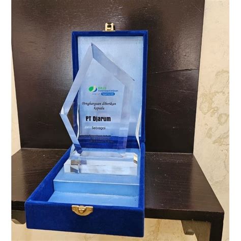 Jual Plakat Akrilik Custom Segitiga Engraved Diamond Acrylic Choice