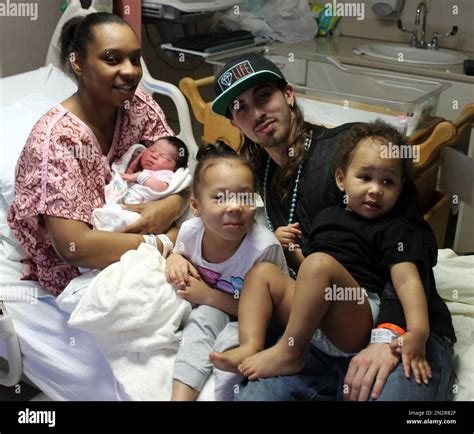 Shaniqua Cherry 24 Sits In Bed With Her Newborn Daughter Nylah