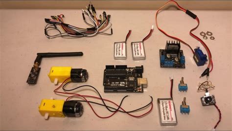 第一人称视角FPV遥控履带车 Arduino 实验室