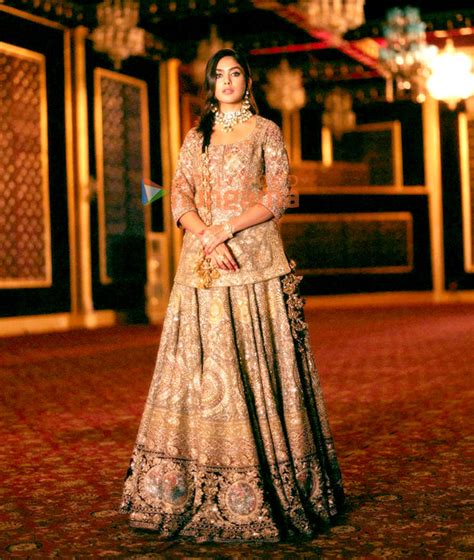 Mrunal Thakur Photos Images Hd Wallpapers Mrunal Thakur Hd Images