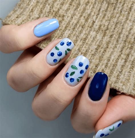 33 Blue And Fruity Blueberry Nails