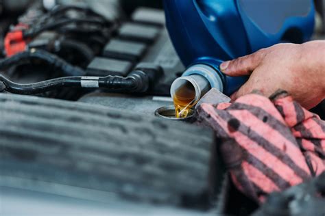 Why Is My Car Burning Oil? (Symptoms and Solutions) - My Car Makes Noise