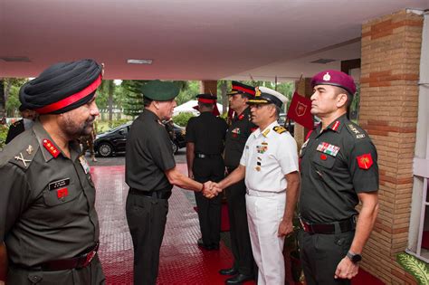 Lt Gen Dhiraj Seth Evaluates Operational Preparedness And Technological Initiatives At Dakshin